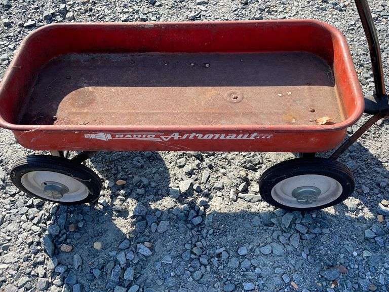vintage radio astronaut wagon - Dixon's Auction at Crumpton
