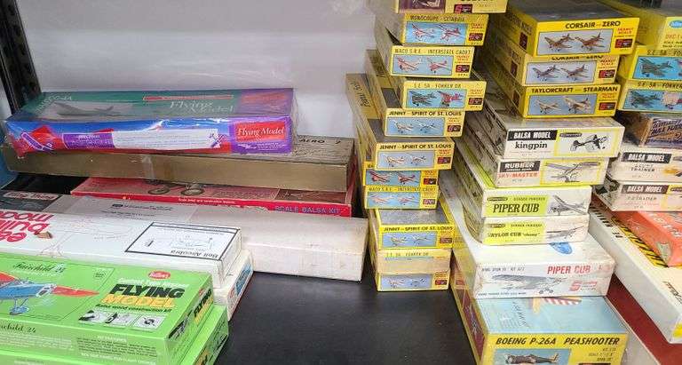 Lot (39) Vintage Airplane Models - Dixon's Auction at Crumpton
