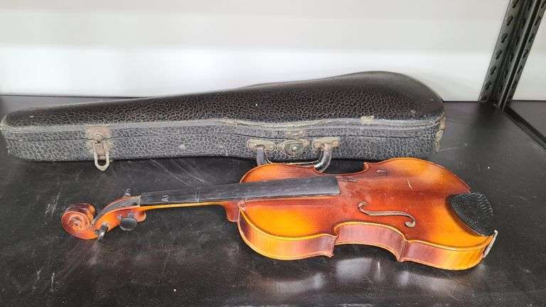 Stradivarius copy violin - Dixon's Auction at Crumpton