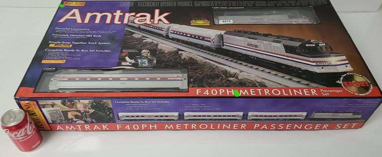 Rail King Amtrak F40PH Metroliner Passenger train set w/ box - Dixon's ...