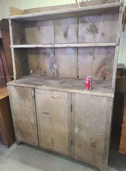 Antique primitive cant-back pine cupboard - Dixon's Auction at Crumpton