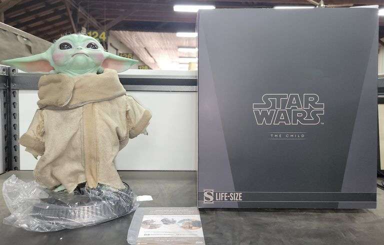 Star Wars Life Size Yoda Statue / Figurines - Dixon's Auction at Crumpton