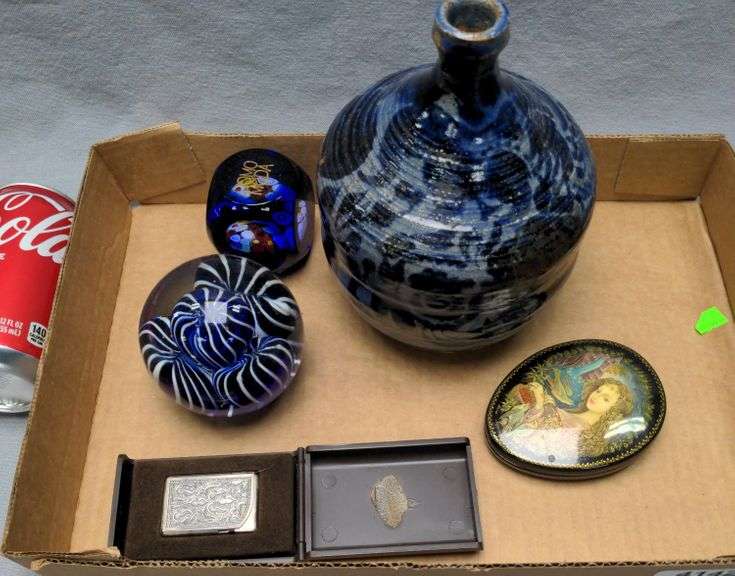 Lot of vintage smalls - Dixon's Auction at Crumpton
