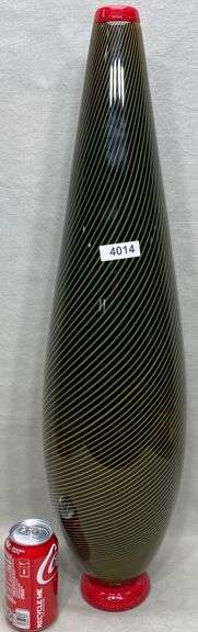 Jacob Stout modern art glass vase - Dixon's Auction at Crumpton