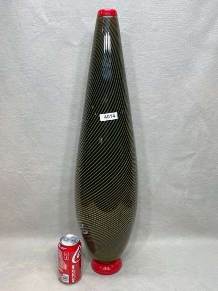 Jacob Stout modern art glass vase - Dixon's Auction at Crumpton