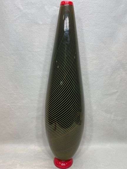 Jacob Stout modern art glass vase - Dixon's Auction at Crumpton