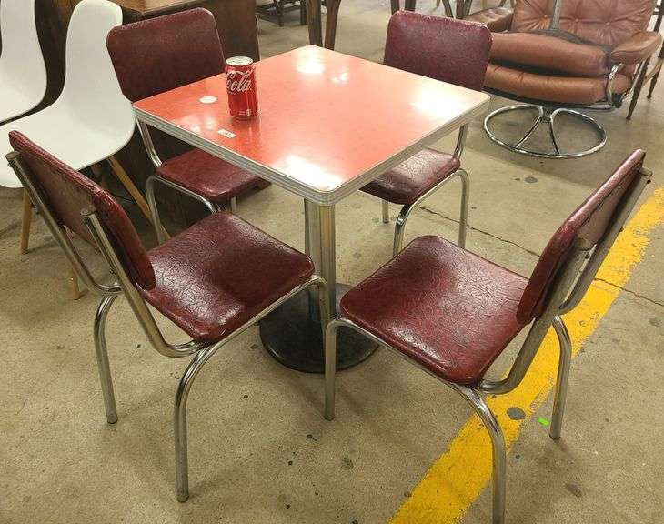 Retro bistro table and four chairs, oxidation - Dixon's Auction at Crumpton