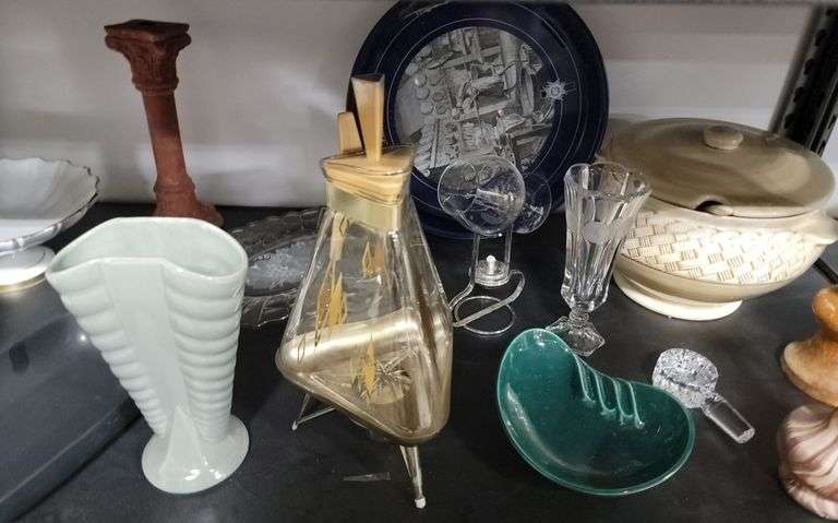 Lot MCM Style Pitcher, Coin Dot Glass, Milk Glass Cake Plate Etc ...
