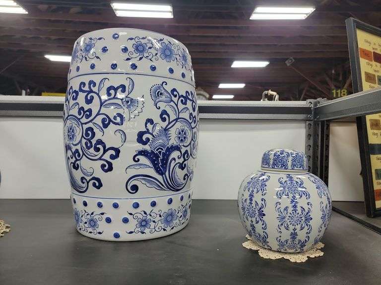 Lot Blue & White Decorated China Garden Stool & Ginger Jars - Dixon's ...