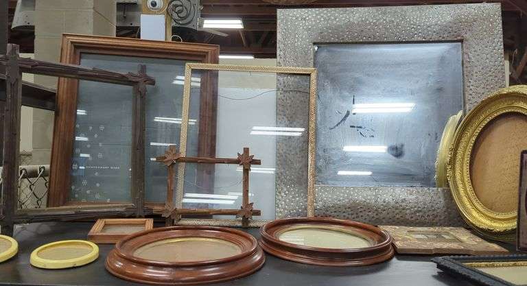 Collection of Antique Frames - Dixon's Auction at Crumpton