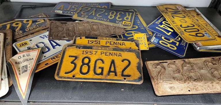 Lot Vintage Car License Plates - Dixon's Auction at Crumpton