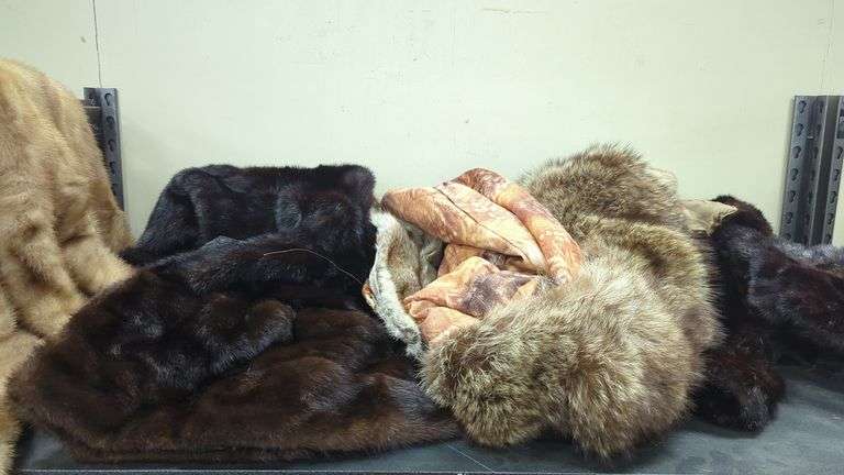 Lot 4 Vintage Fur Coats - Dixon's Auction at Crumpton