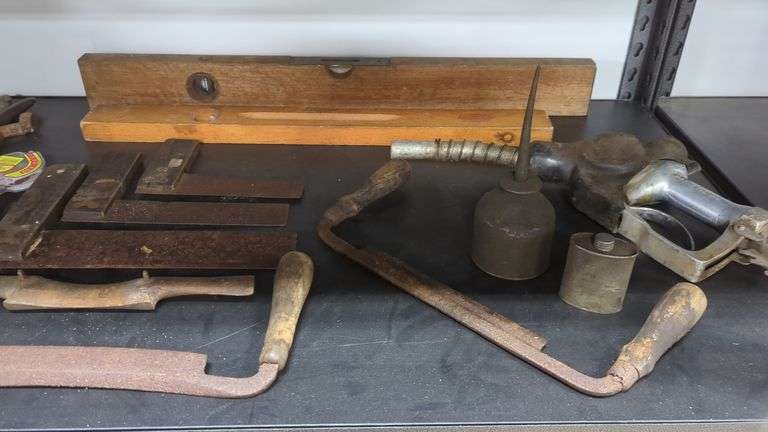 Lot Vintage / Antique Tools - Dixon's Auction at Crumpton