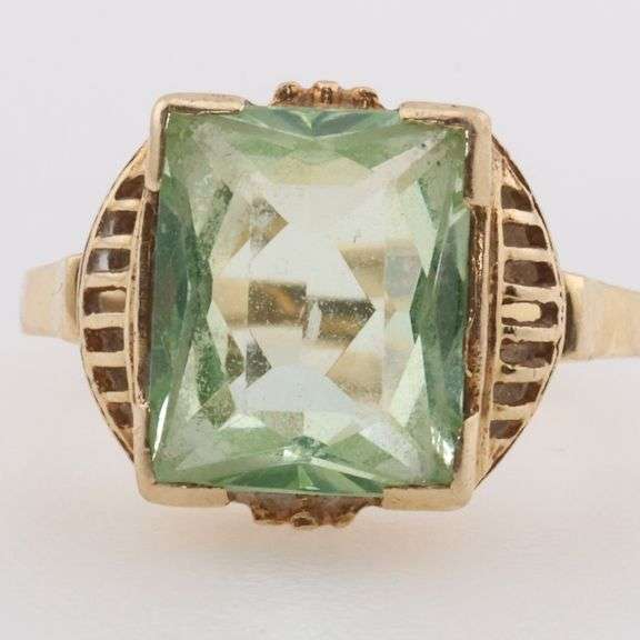 14k Gold Light Green Spinel Ring 3.2g - Dixon's Auction at Crumpton