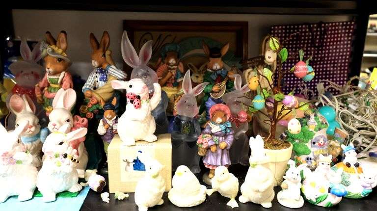 Lot of Easter Decorations - Dixon's Auction at Crumpton