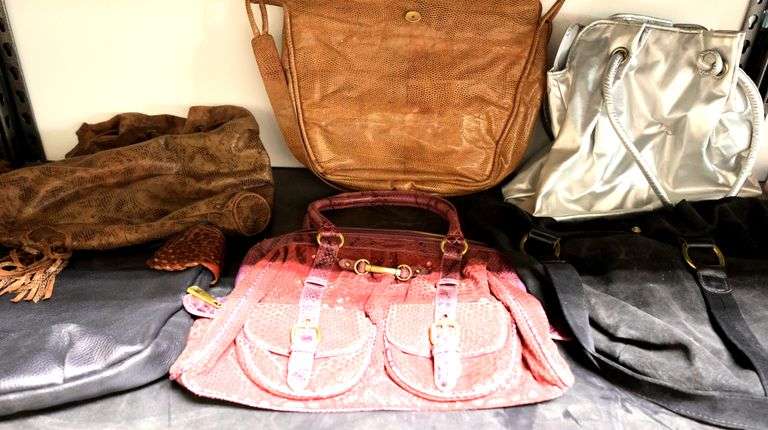 Lot of Ladies Handbags / Purses - Dixon's Auction at Crumpton