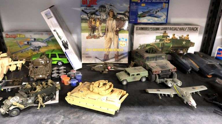 Collection of Military Vehicle Models - Dixon's Auction at Crumpton