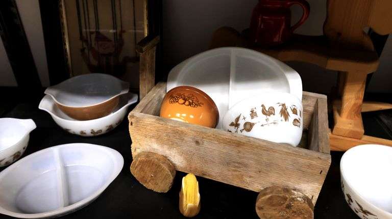 Lot of Vintage Style Pyrex Bowls, Wooden Hobby Horse & Wagon Etc ...