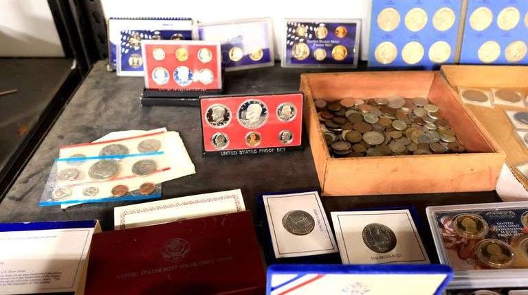 Collection of Vintage US Proof Sets, Ike Dollars, Liberty Coins Etc ...