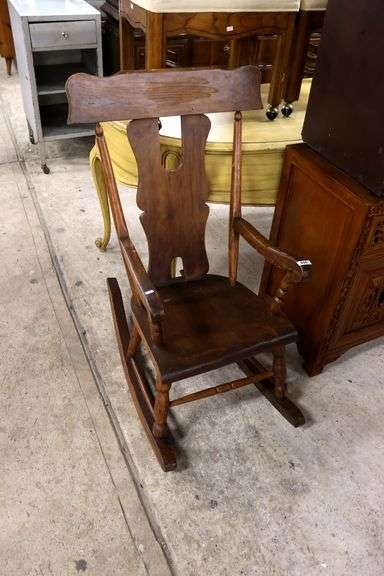 Antique Rocker - Dixon's Auction at Crumpton