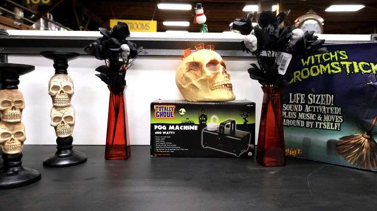 Lot of Halloween Decor - Dixon's Auction at Crumpton