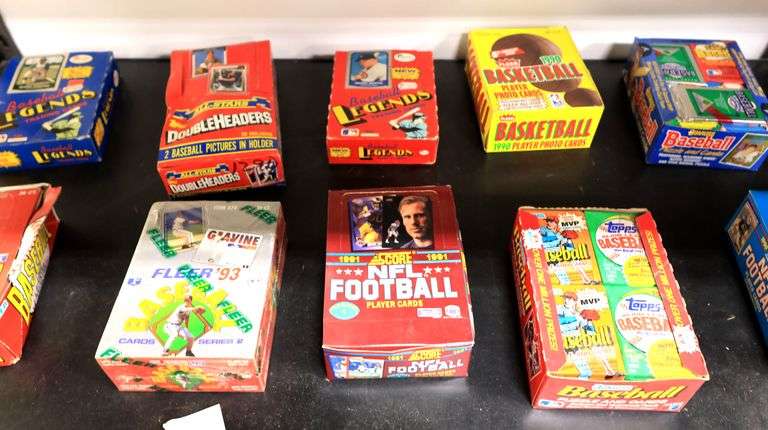 Lot Of Vintage Baseball Card Wax Packs & Wax Boxes - Dixon's Auction At