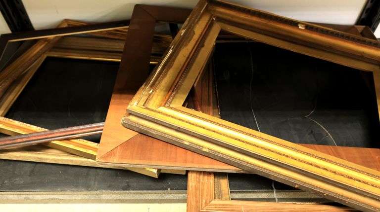 Collection of Vintage Picture Frames - Dixon's Auction at Crumpton