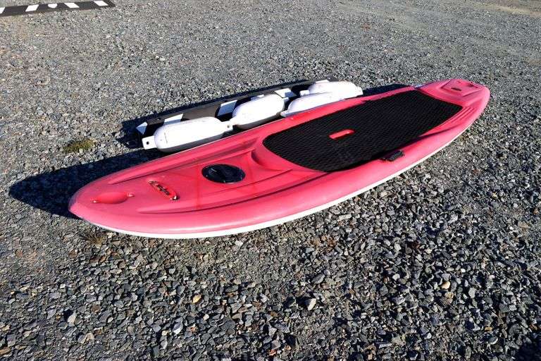 *NO STORAGE* Paddle Board and Bouys - Dixon's Auction at Crumpton