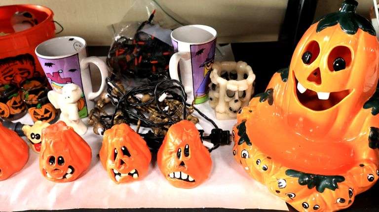 Lot of Halloween Decorations - Dixon's Auction at Crumpton