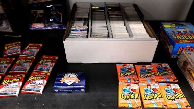 Lot of Baseball Cards, Vintage Wax Boxes Etc. - Dixon's Auction at Crumpton