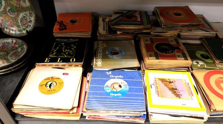 Lot of Vintage 45 Records - Dixon's Auction at Crumpton