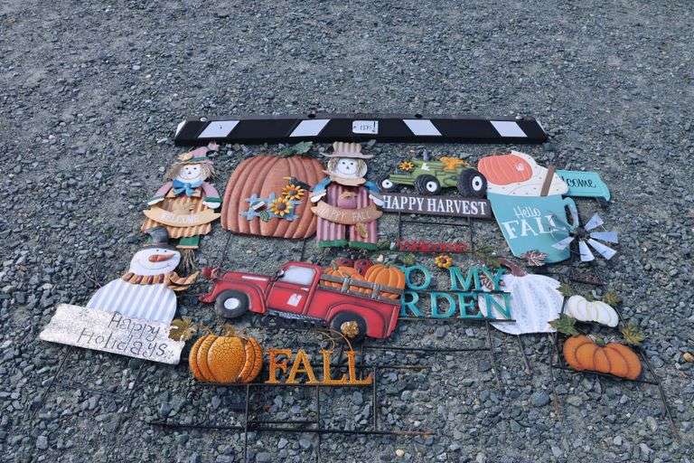 *NO STORAGE* Lot of Fall Metal Decor - Dixon's Auction at Crumpton