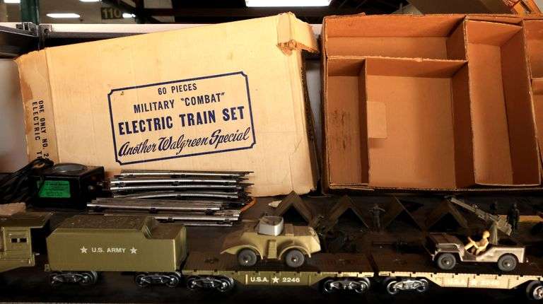 Vintage Military Combat Electric Train Set By Marx - Dixon's Auction at ...