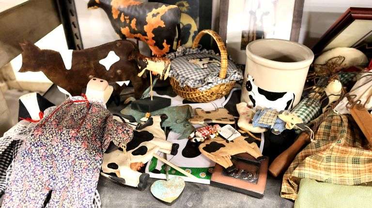 Lot of Country Primitive Cow Decor - Dixon's Auction at Crumpton