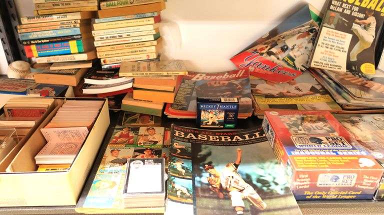 Lot of Vintage Sports Cards, Magazines, Books & Memorabilia - Dixon's ...