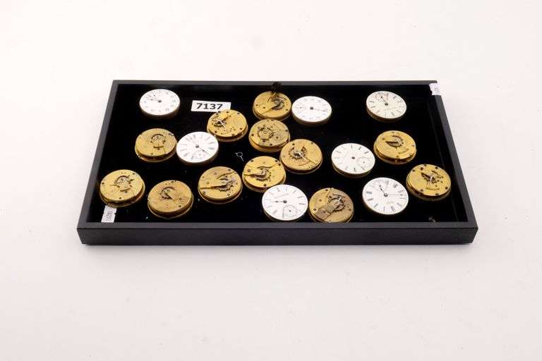 Tray Lot of Pocket Watch Movements - Dixon's Auction at Crumpton