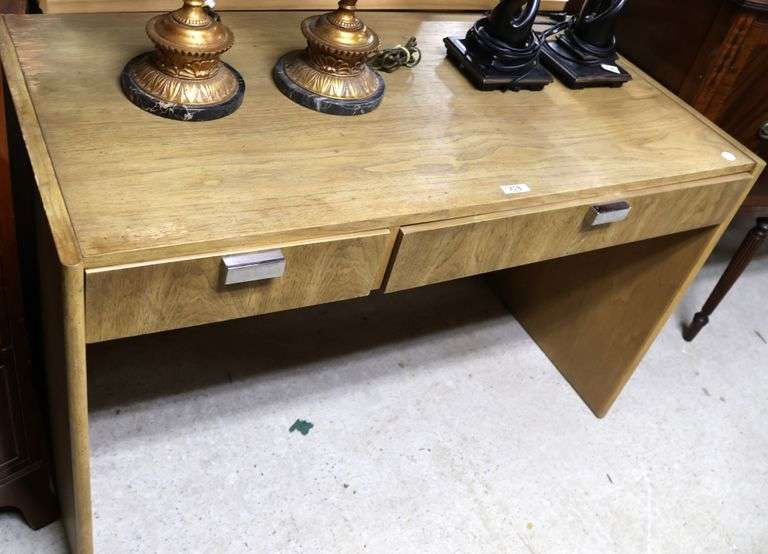 MCM Desk - Dixon's Auction at Crumpton