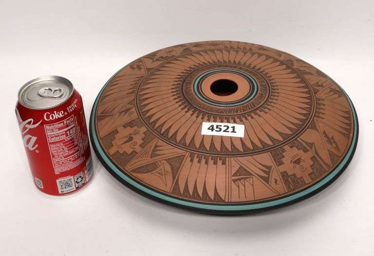 Hus Keweve Navajo Pottery Vase - Dixon's Auction at Crumpton