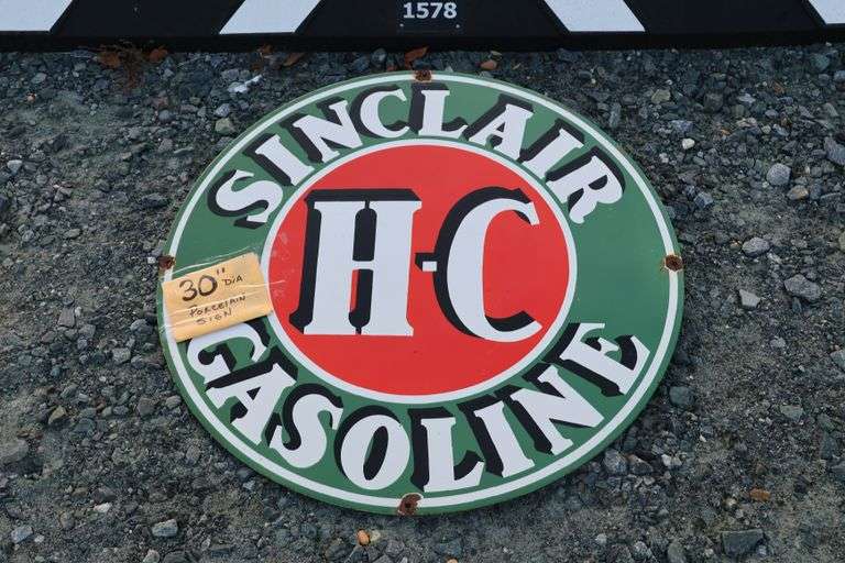 Sinclair Gasoline Metal Sign - Dixon's Auction at Crumpton