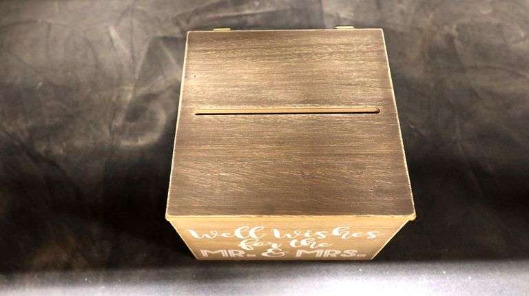Well Wishes For the Mr & Mrs Box - Dixon's Auction at Crumpton