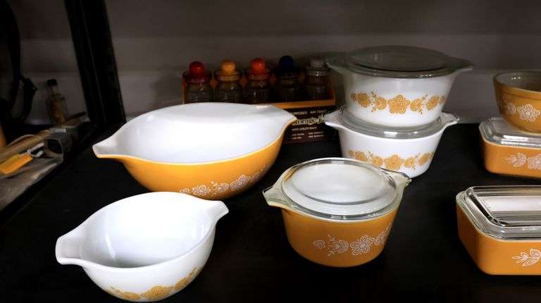 Lot of Vintage Style Pyrex Bowls, Canister Jars Set - Dixon's Auction ...