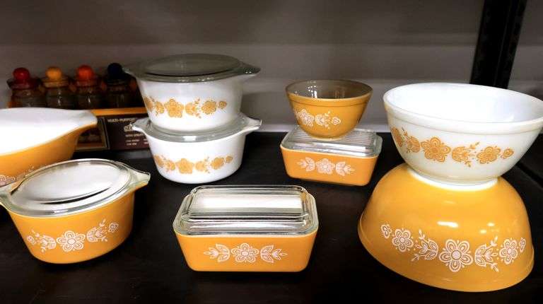 Lot of Vintage Style Pyrex Bowls, Canister Jars Set - Dixon's Auction ...