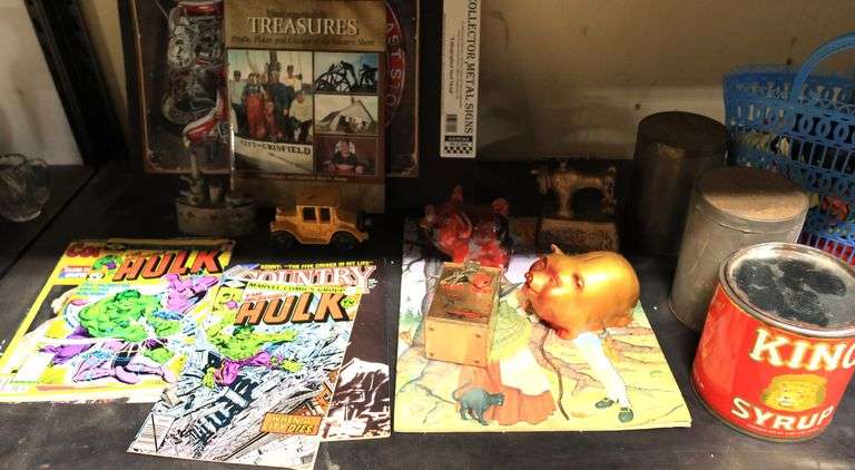 Lot Vintage Comic Books, Treasure Book, Still Banks Syrup Tin Etc ...
