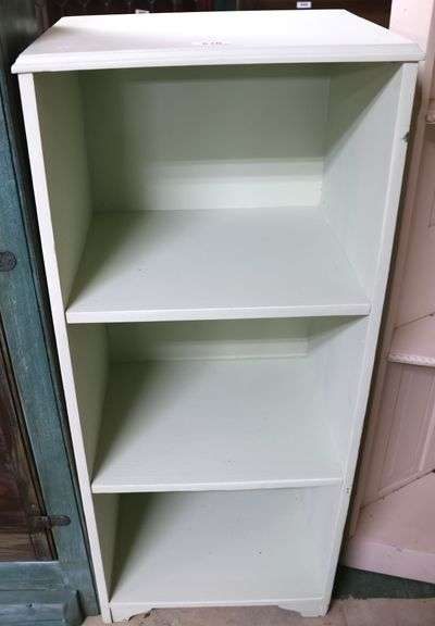 Painted Shelf - Dixon's Auction at Crumpton