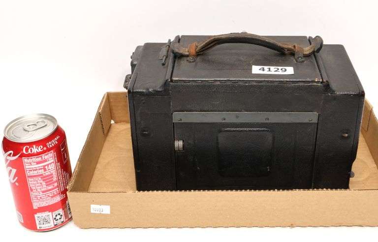 Antique Graflex Camera - Dixon's Auction at Crumpton