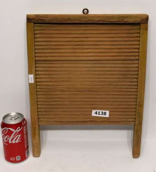 Primitive Yellow Painted Wood Washing Board - Dixon's Auction at Crumpton