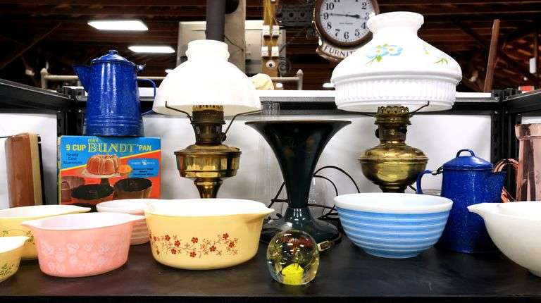 Lot of Vintage Style Pyrex Bowls, Table Lamps, Bundt Pan, Graniteware ...