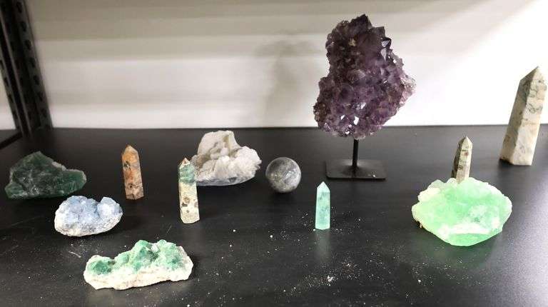 Collection of Geologic Crystal & Geode Specimens - Dixon's Auction at ...