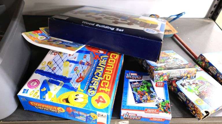 Lot of Toys, Puzzles, Legos, Connect 4 Etc. - Dixon's Auction at Crumpton