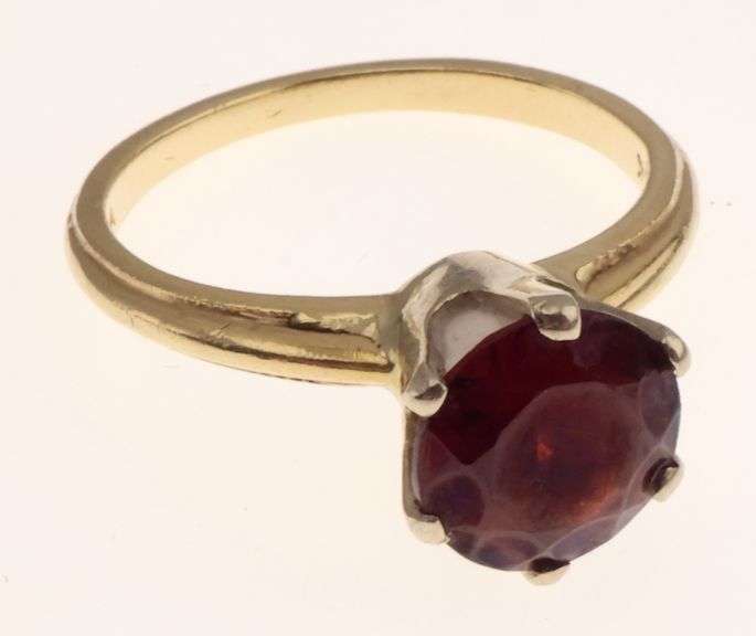14k Gold Garnet Ring 3.0g - Dixon's Auction at Crumpton